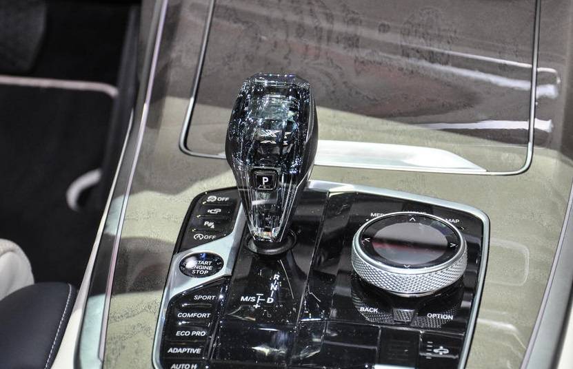 宝马大空间suv，比奔驰gls霸气，配4.4t+8at，破百4.7秒_搜狐汽车_搜狐网