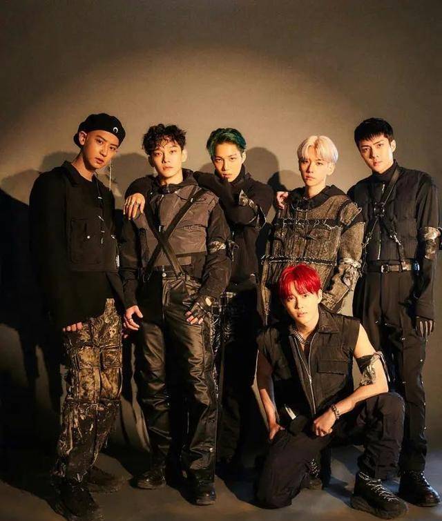 开扒当年行星饭VS四叶草世纪大战，官方直接放EXO和TFBOYS合照_时代