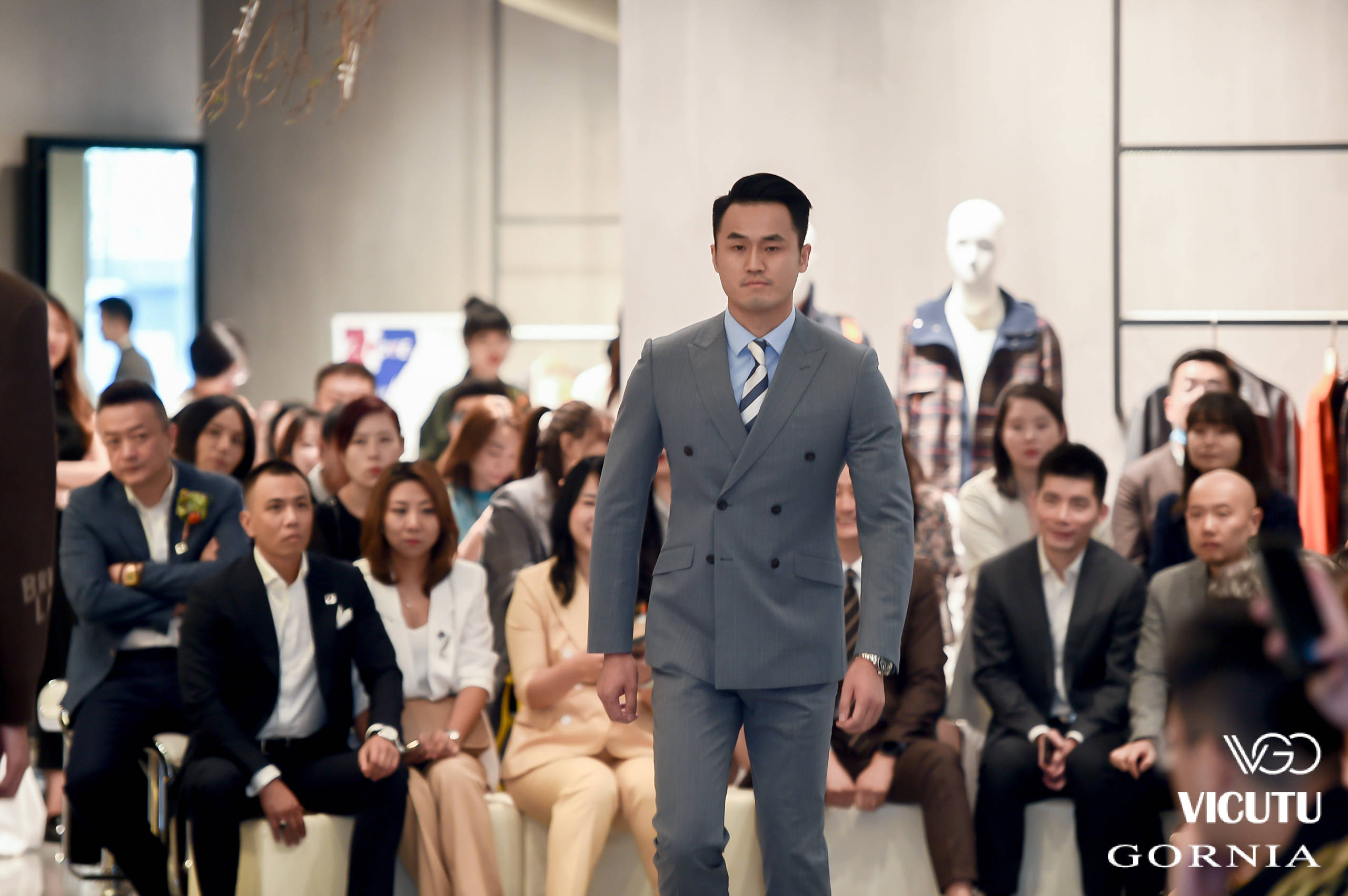 VICUTU（威可多）周年庆典暨2020秋冬新品私享会完美收官-搜狐大视野-搜狐新闻