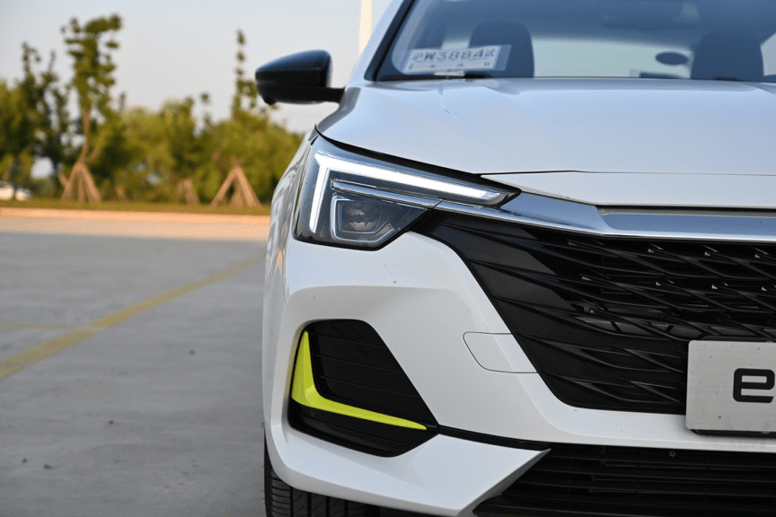 深度试驾荣威ei6 MAX，感受不一样的插电式混动天幕智能座驾_搜狐汽车_搜狐网