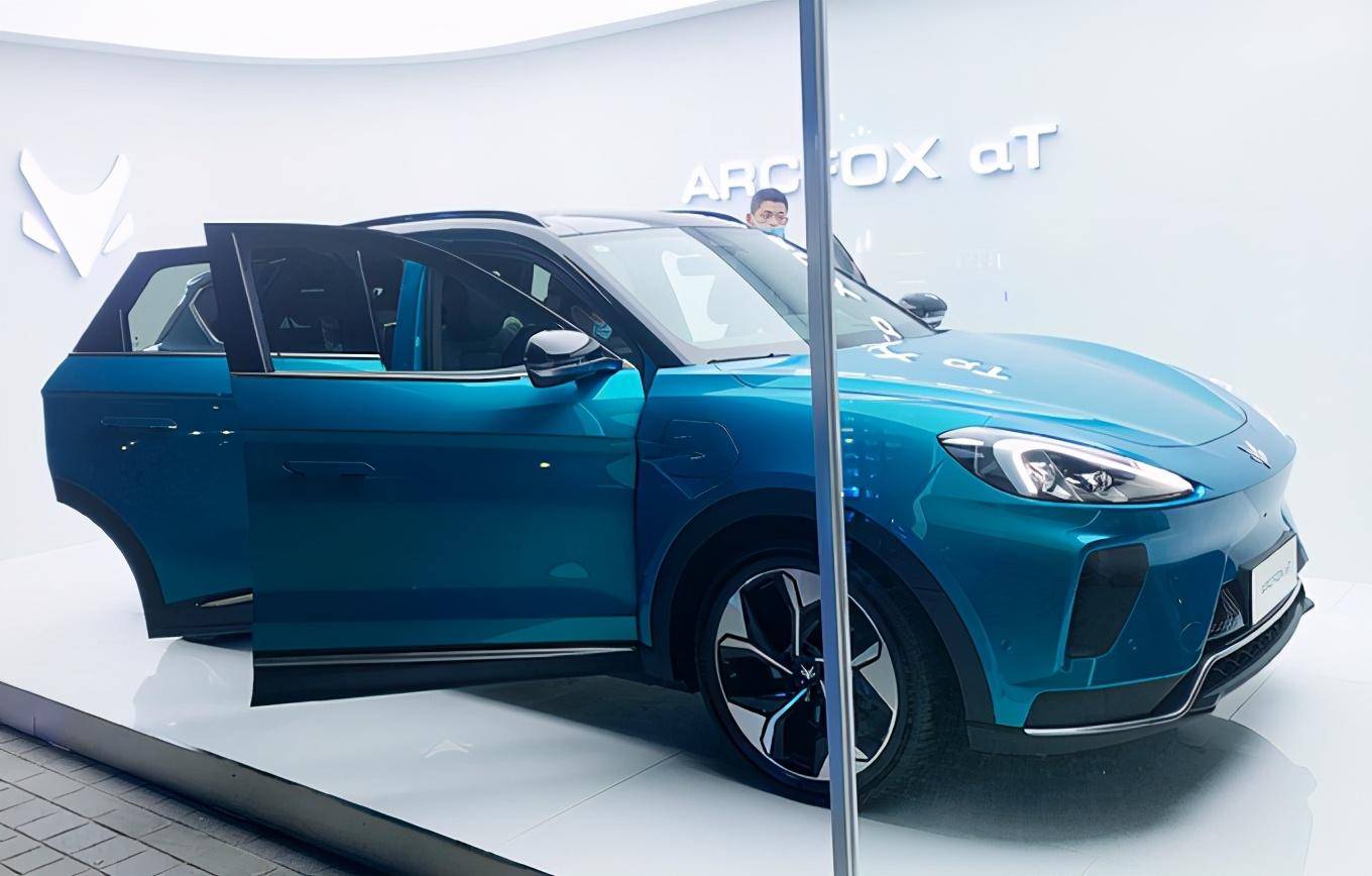 北汽ARCFOX 24.19万起 空间不及比亚迪唐，你选谁？_搜狐汽车_搜狐网