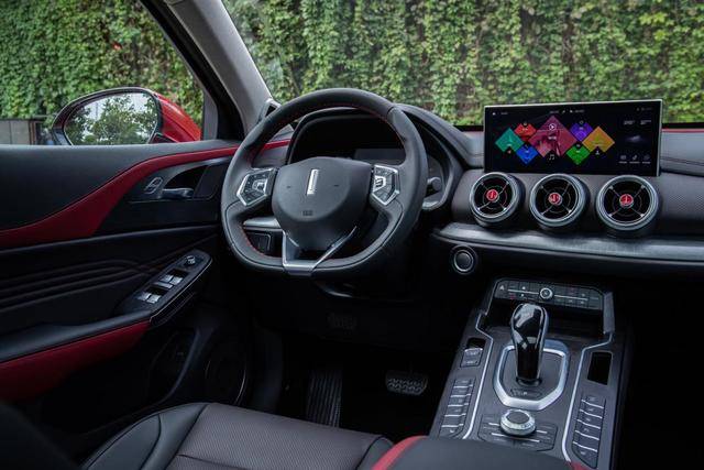 95后小伙认定WEY VV5为哪般？潮流青年就该配潮趣产品_搜狐汽车_搜狐网