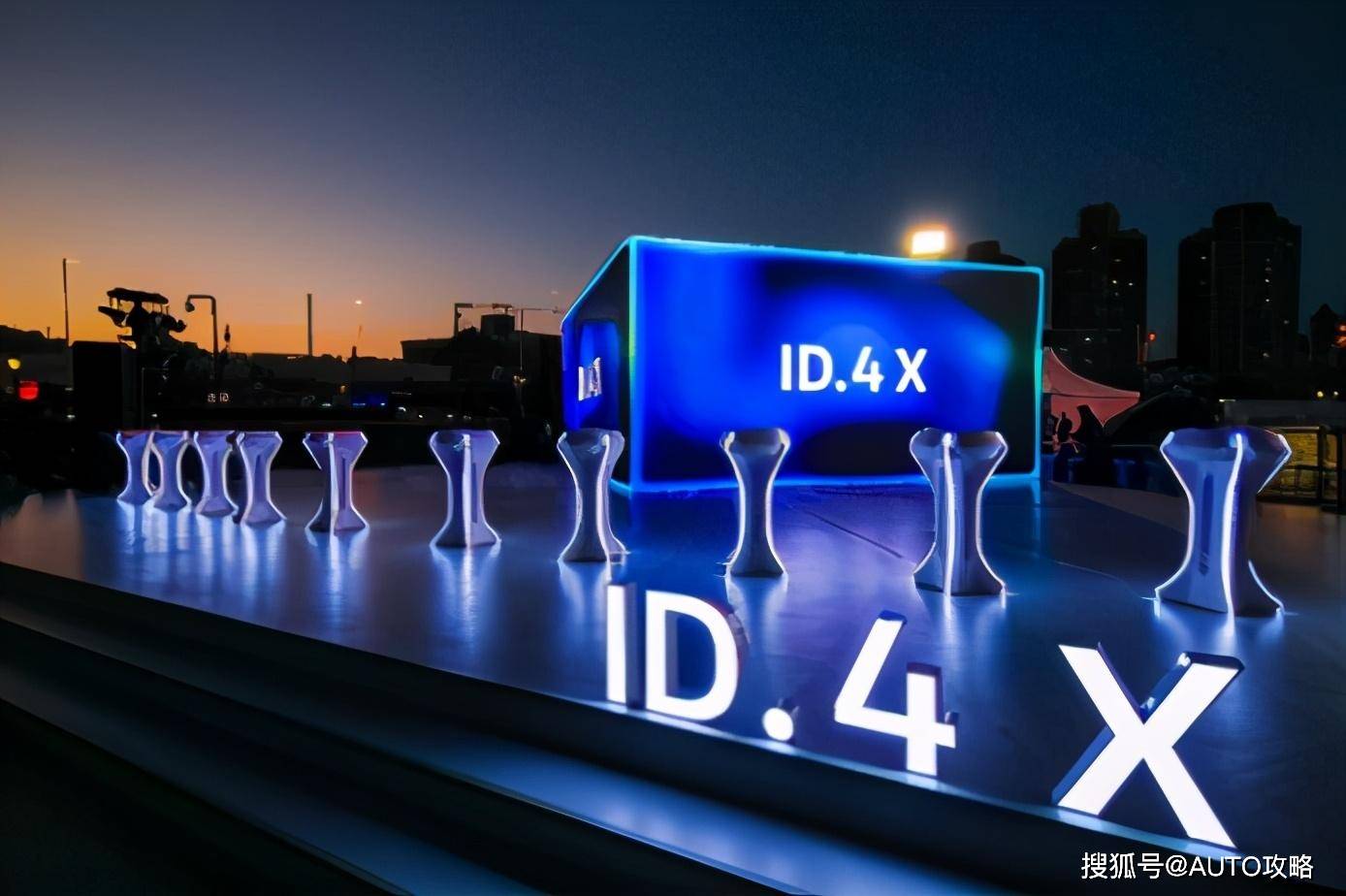 公布中文名光荷4 X 上汽大众首款MEB中型纯电SUV ID.4 X首次在上海与公众见面_搜狐汽车_搜狐网