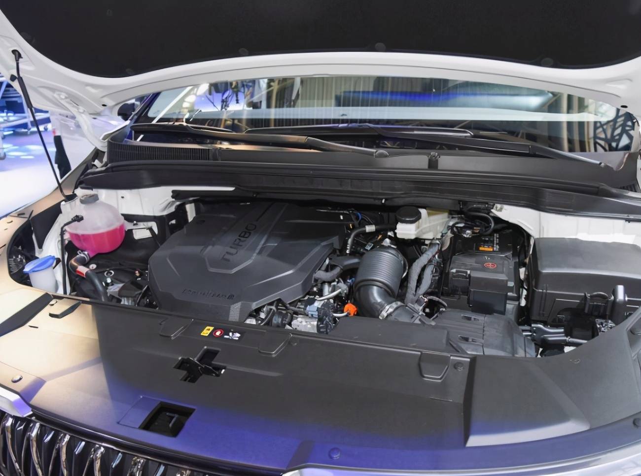 车长5155MM，又一款大块头挑战GL8，配备V6引擎，明年中旬上市_搜狐汽车_搜狐网