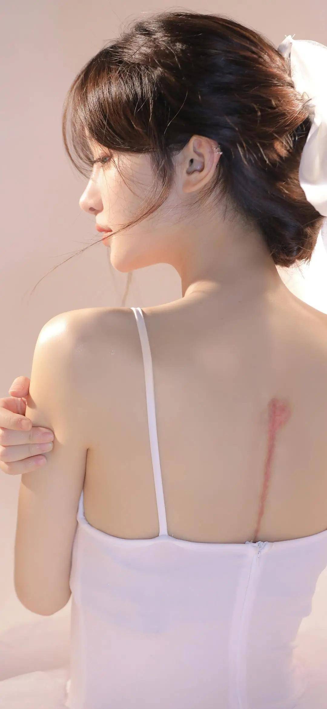 【被窝段子20210108】活着不一定要鲜艳，但一定要有自己的颜色-搜狐大视野-搜狐新闻