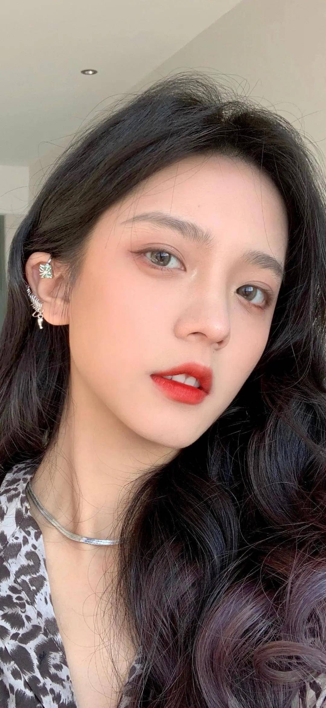 【被窝段子20210108】活着不一定要鲜艳，但一定要有自己的颜色-搜狐大视野-搜狐新闻