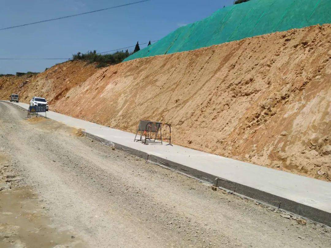 大坪三级公路不同路段的进展状况-搜狐大视野-搜狐新闻