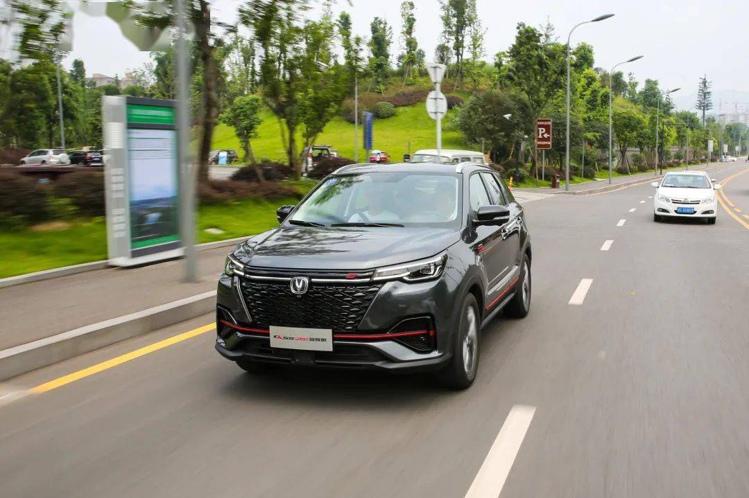 10万元的SUV也能动力澎湃，山城试驾长安CS55 PLUS蓝鲸版_搜狐汽车_搜狐网