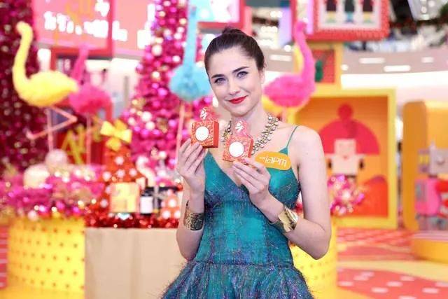 2020上海环贸广场iapm 圣诞主题装置「色彩幻想曲」波普嘉年华-搜狐大视野-搜狐新闻