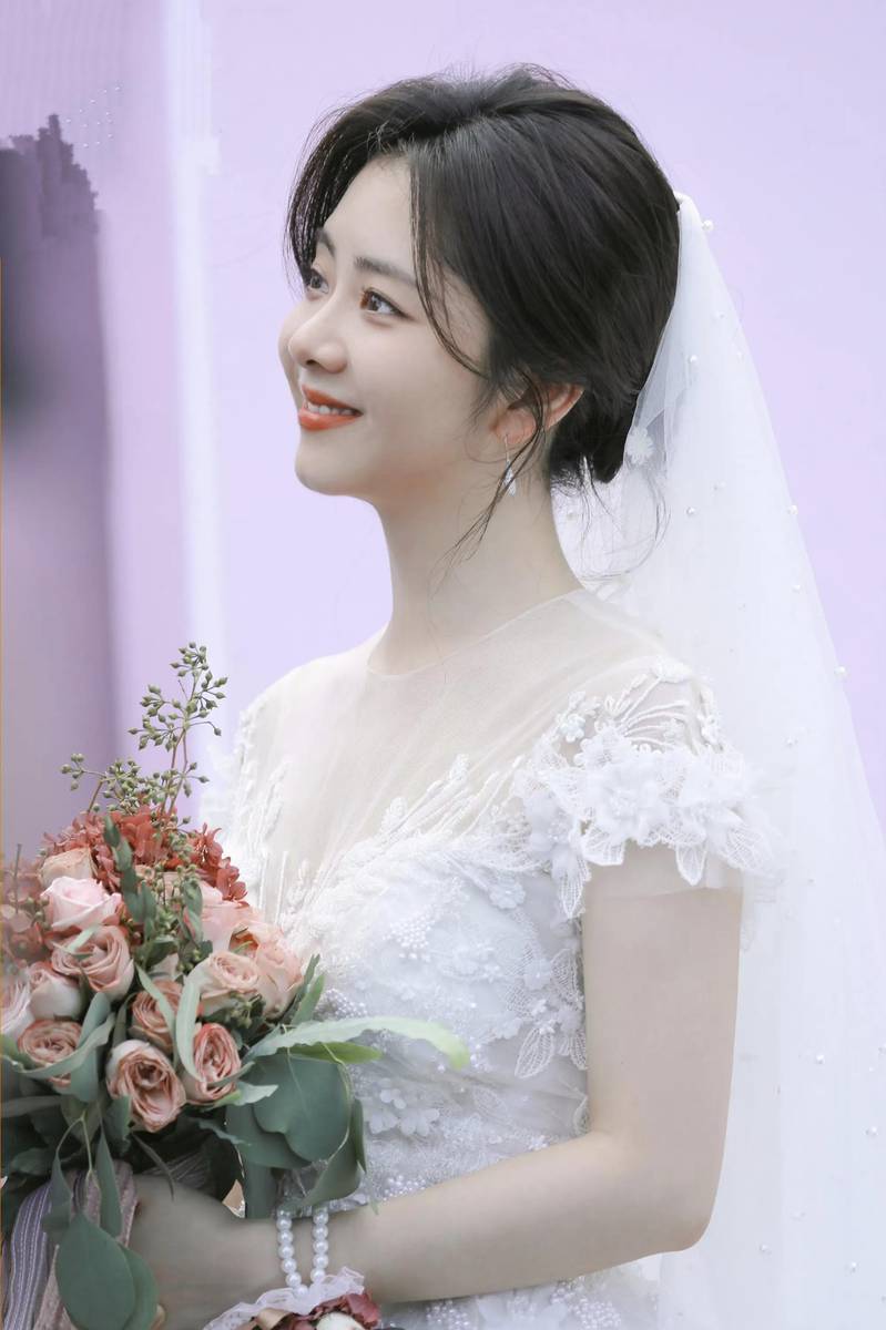 女明星谭松韵写真剧照：俏丽可爱、靓丽青春 搜狐大视野 搜狐新闻