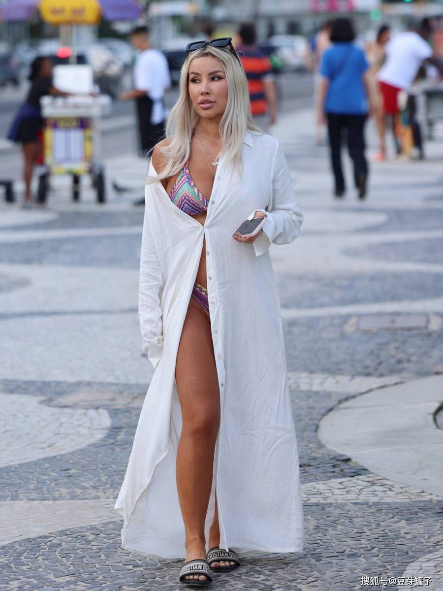 网红女星Lisa Opie比基尼照，身材火辣，性感豪放-搜狐大视野-搜狐新闻