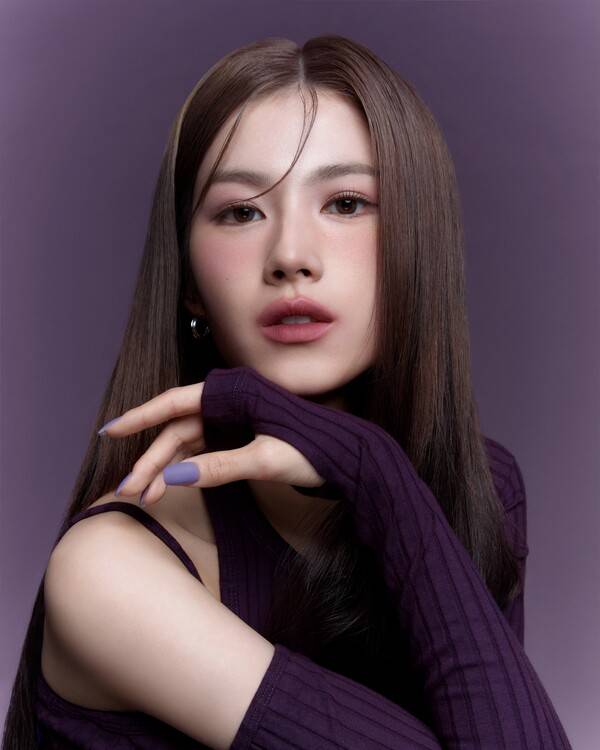 TWICE成员SANA代言照曝光 变身“紫色魅惑精灵”-搜狐大视野-搜狐新闻