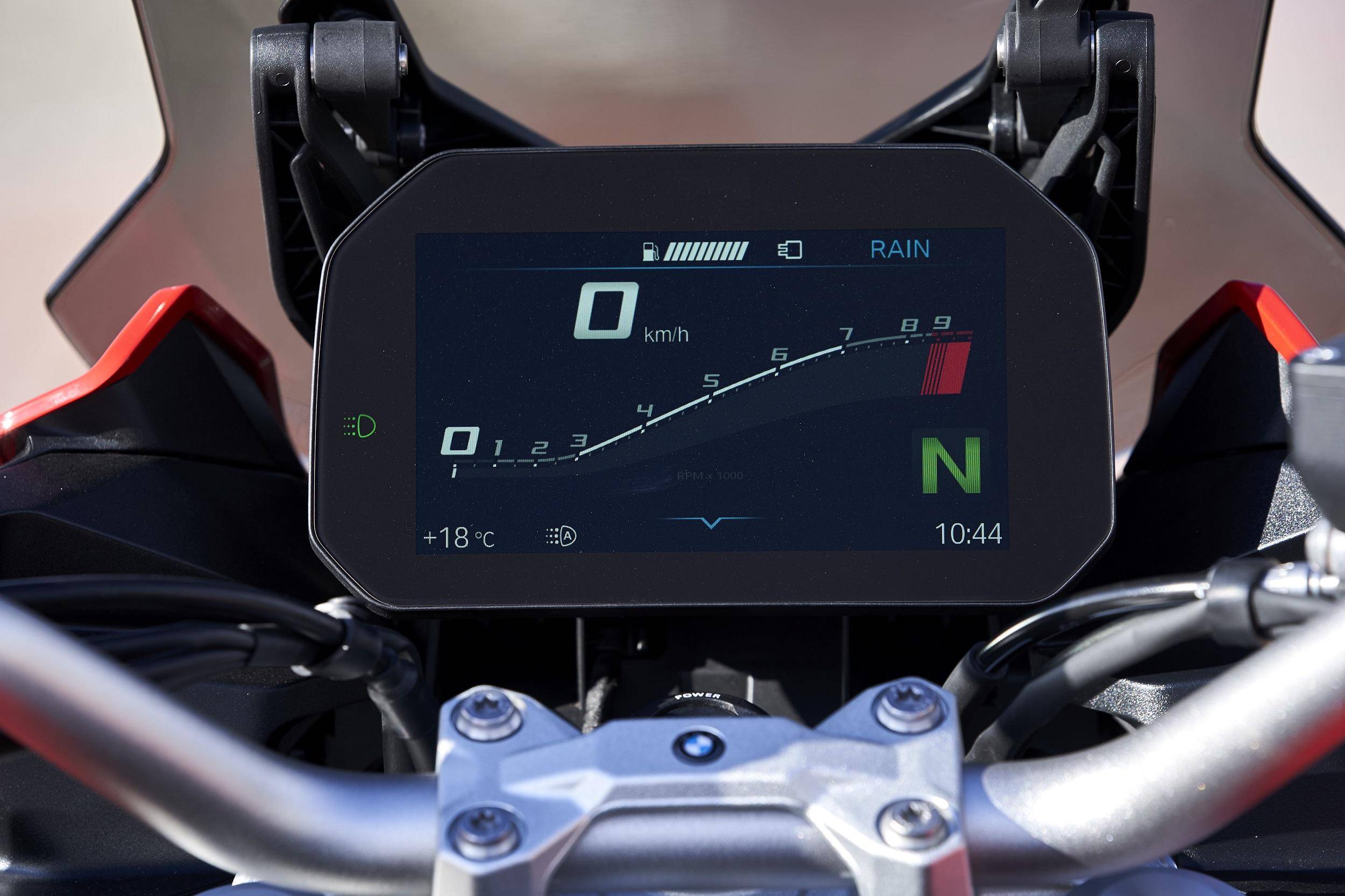 中量级豪华运动旗舰BMW F 900系列惊艳双发_搜狐汽车_搜狐网