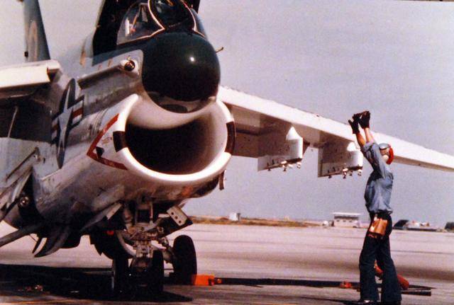 记忆中的战斗机7|A-7攻击机-搜狐大视野-搜狐新闻