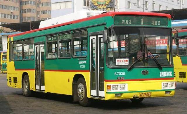 看看北京的这些老客车，我们一起对着满满的回忆思绪万千_公共汽车