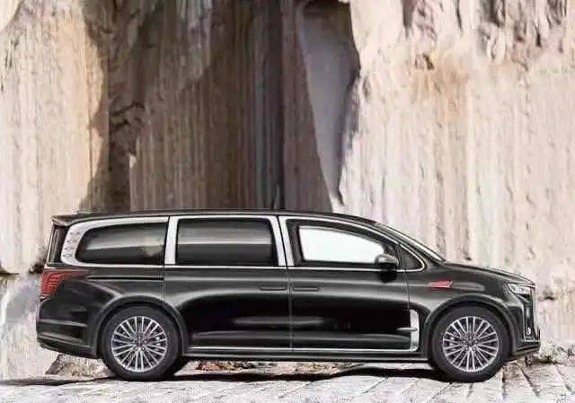 红旗首款MPV曝光，或搭载3.0T+8AT_搜狐汽车_搜狐网