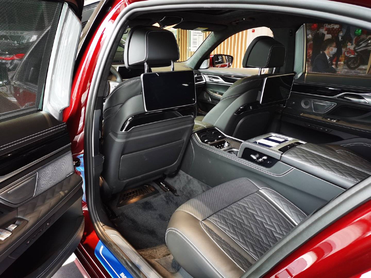 奥迪A8的劲敌，气场不输新款奔驰S级，3.0T+8AT，新宝马7系来袭_搜狐汽车_搜狐网