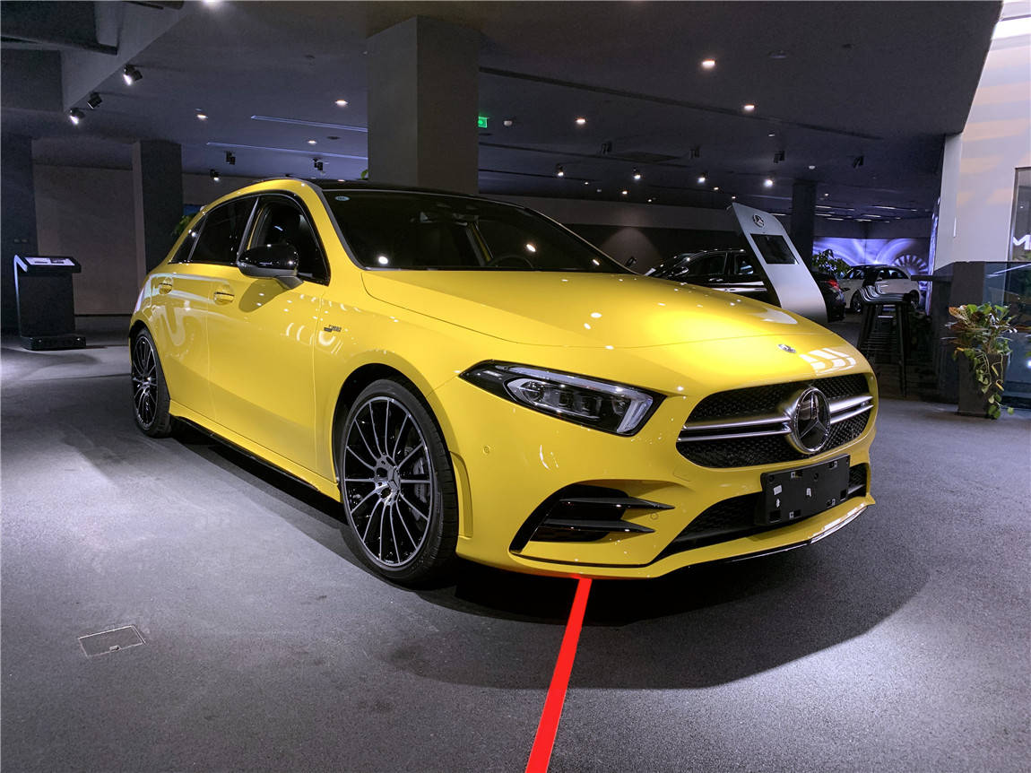 奔驰 A35 AMG 炽夏黄黑内 最新款-搜狐大视野-搜狐新闻