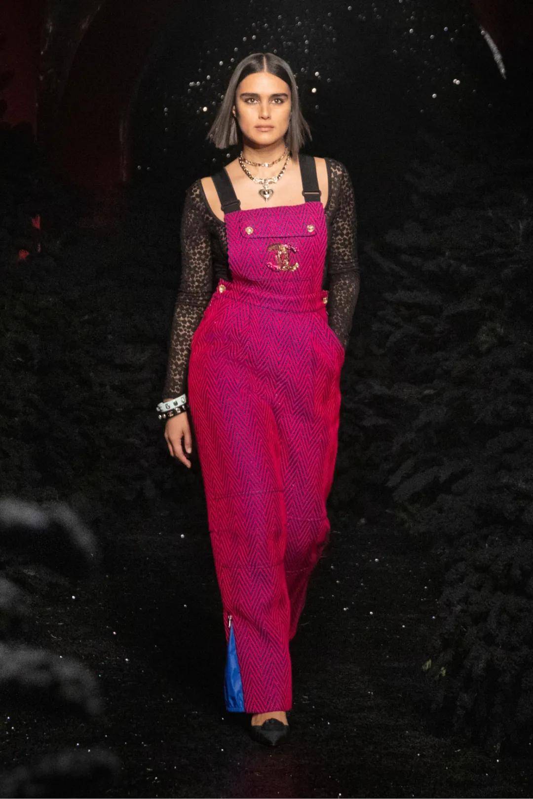 刘雯 宋茜 文淇今年的新造型会是什么？看看这次的巴黎时装周就知道啦～ -6park.com