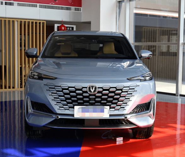 WEY VV6正面迎战长安UNI-K！宝妈：安全配置是首位_搜狐汽车_搜狐网