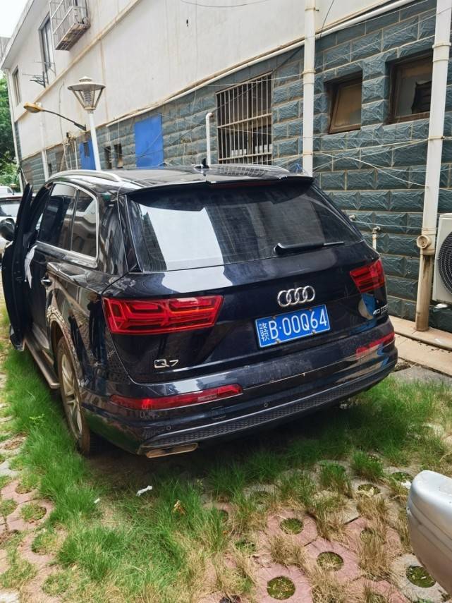 开了2年半的奥迪Q7以47万法拍成交，原落地价约80万，你觉得捡漏了吗？_搜狐汽车_搜狐网
