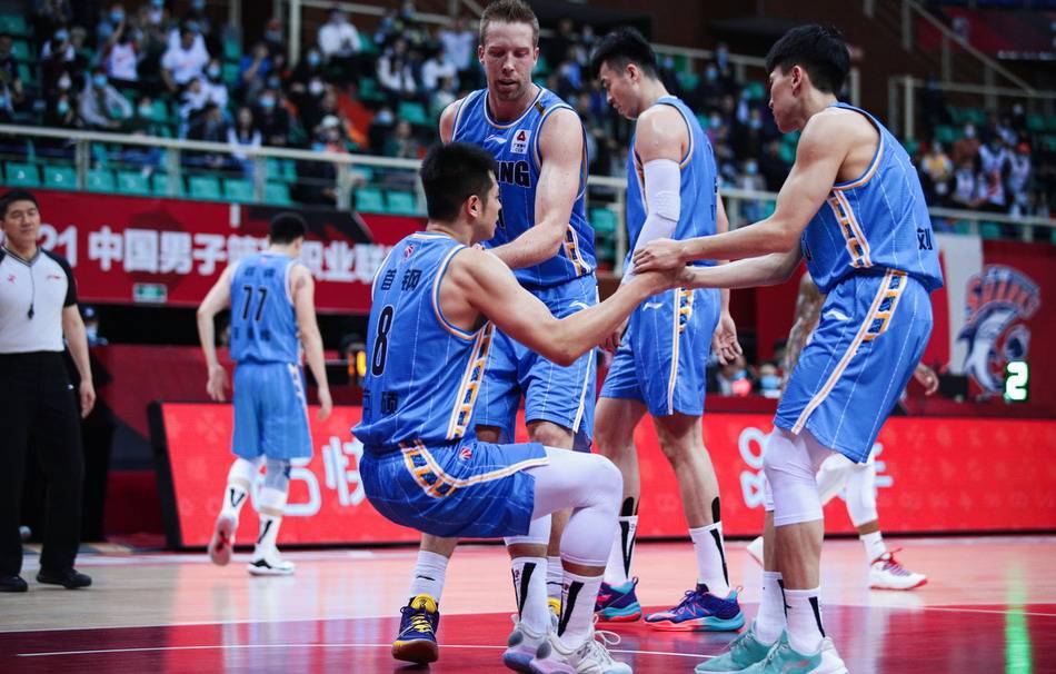 末节狂赢20分！首钢103比96逆转上海男篮 CBA2连胜-搜狐大视野-搜狐新闻