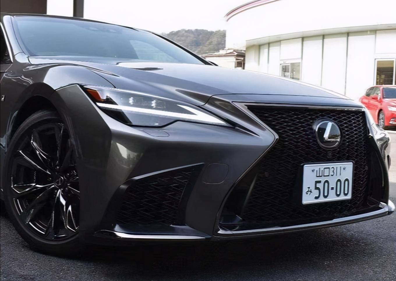 新款雷克萨斯LS实拍，豪华媲美奔驰S级，3.5T引擎+10AT，真霸气_搜狐汽车_搜狐网