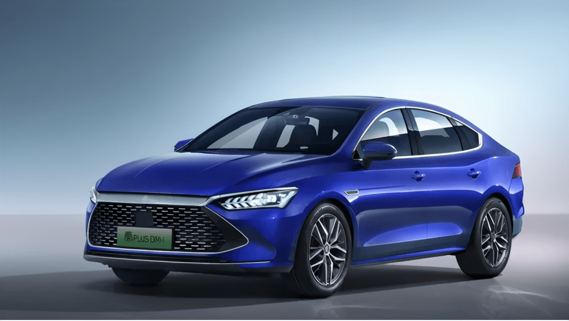 谁才是家用插混轿车之王？荣威ei6 MAX 对比秦PLUS DM-i_搜狐汽车_搜狐网