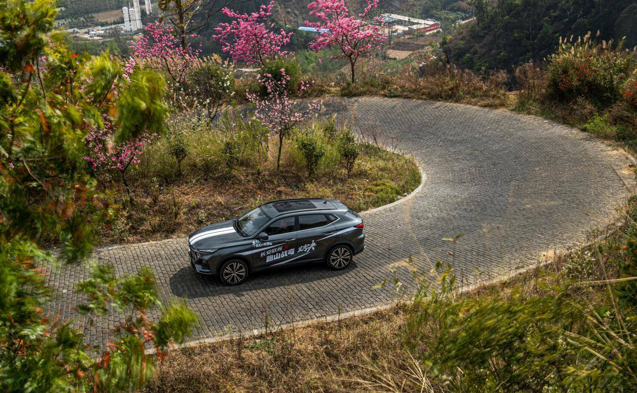 搭载蓝鲸NE 1.5T发动机，看长安欧尚X5如何跑山_搜狐汽车_搜狐网