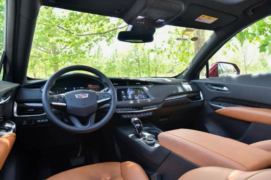 满足挑剔的她 看凯迪拉克XT4如何女性消费者新宠_搜狐汽车_搜狐网