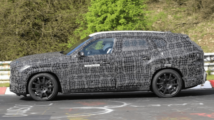 宝马X8谍照曝光！前脸更霸气，有望搭载4.4T V8发动机！_搜狐汽车_搜狐网