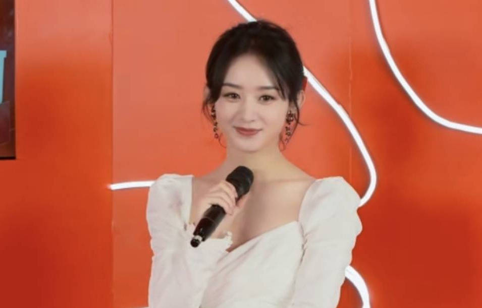 赵丽颖穿白裙配红丝带少女感足 对镜浅笑纯净清新 搜狐大视野 搜狐新闻