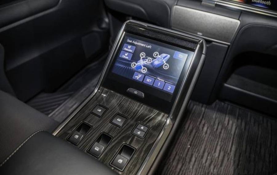 海外版雷克萨斯LM实拍 搭载3.5L V6动力_搜狐汽车_搜狐网