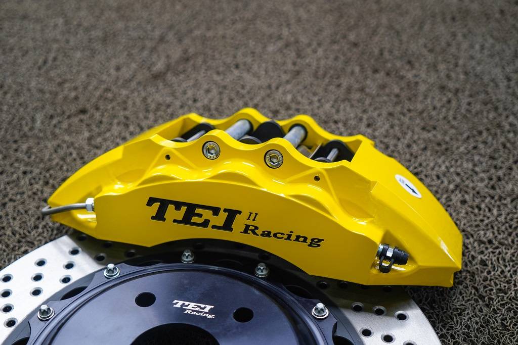 刹车卡钳，改装案例-丰田锐志改装TEI Racing P60ES街道性能刹车卡钳套装_搜狐汽车_搜狐网