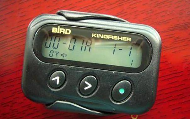 还记得八九十年代流行的的BB机吗？一代人的回忆，终落下帷幕_bb