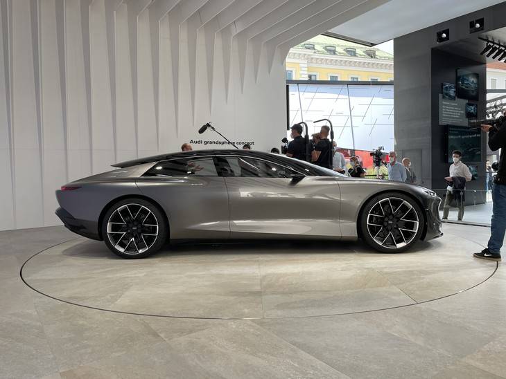 奥迪GRAND SPHERE概念车亮相 系列第二款概念车_搜狐汽车_搜狐网