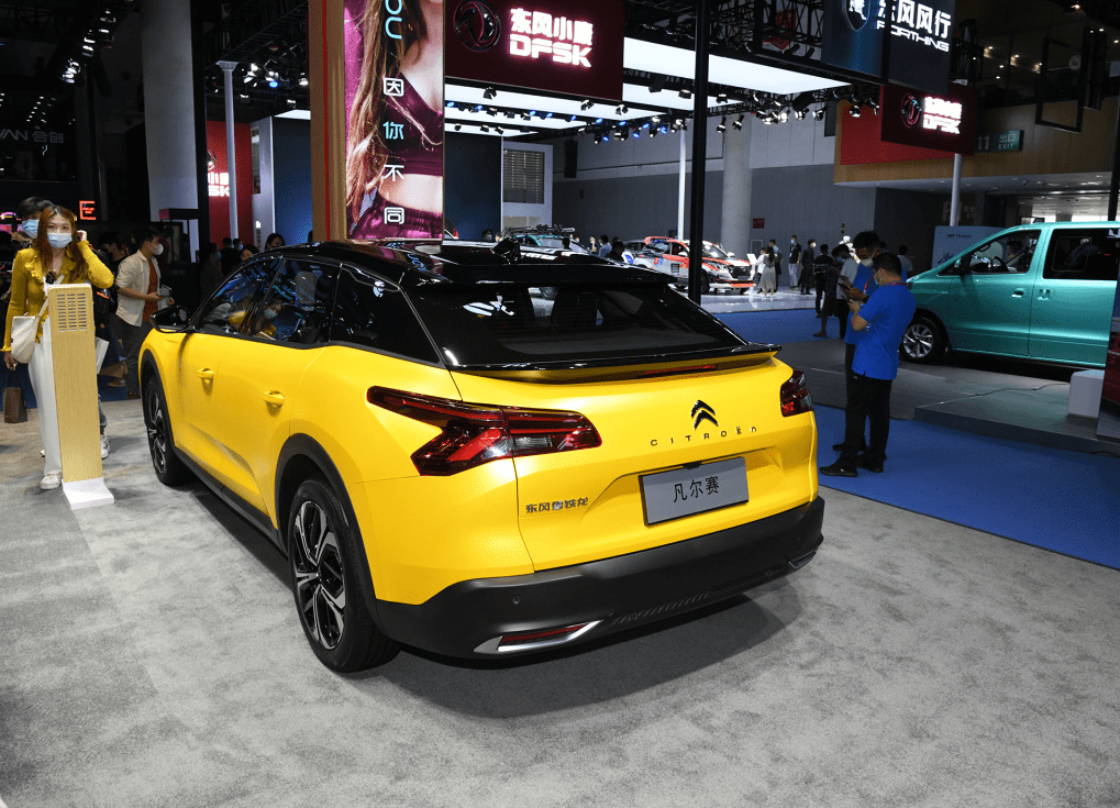 堪称同级最独特的中级车，凡尔赛C5X正式上市，售价14.37万元起_搜狐汽车_搜狐网