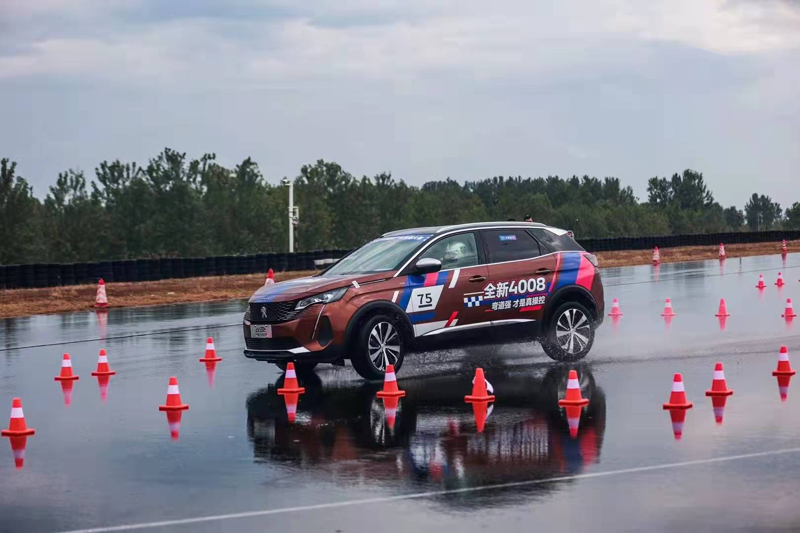 CCPC大赛首战告捷 全新4008双冠致敬标致品牌211周年_搜狐汽车_搜狐网