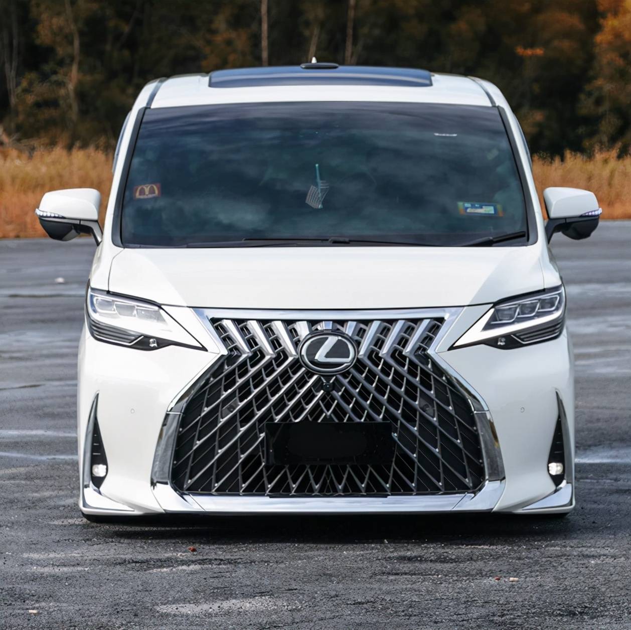 Toyota Alphard直接改装成Lexus LM，MPV界里的“Rolls-Royce”！_搜狐汽车_搜狐网