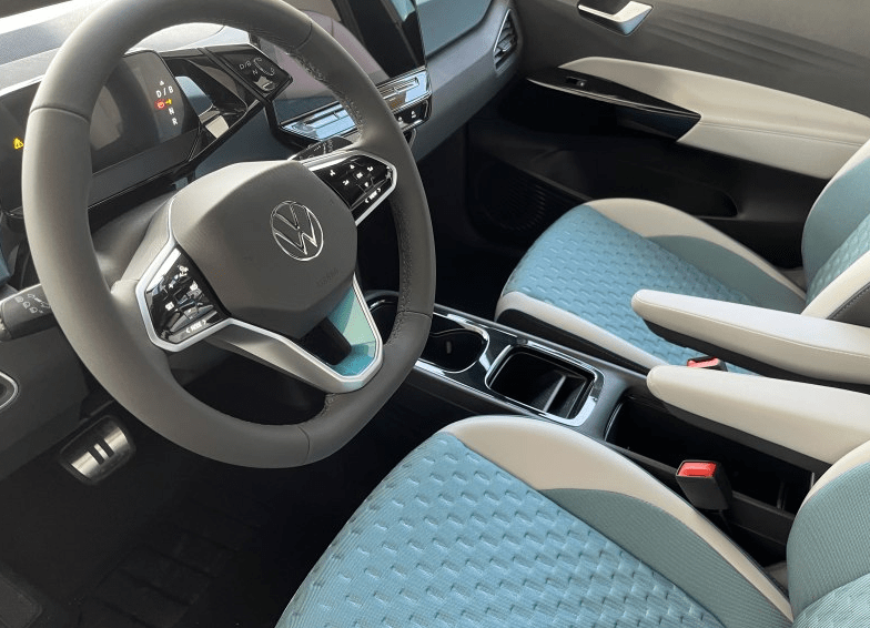 试驾轴距近两米八的ID3，后驱的操作感确实不错，感觉比小鹏更强_搜狐汽车_搜狐网