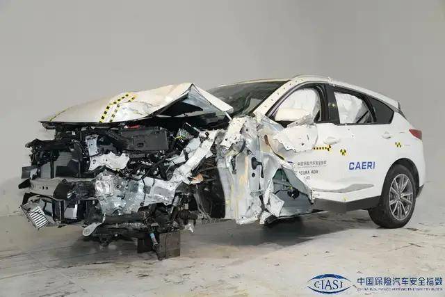 速看，中保研最新碰撞结果出炉，纯电车赢了？_搜狐汽车_搜狐网