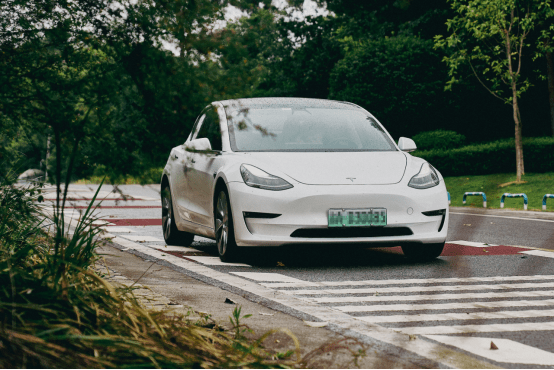 特斯拉Model3、小鹏P5怎么选最合适？一看颜值二看实力_搜狐汽车_搜狐网