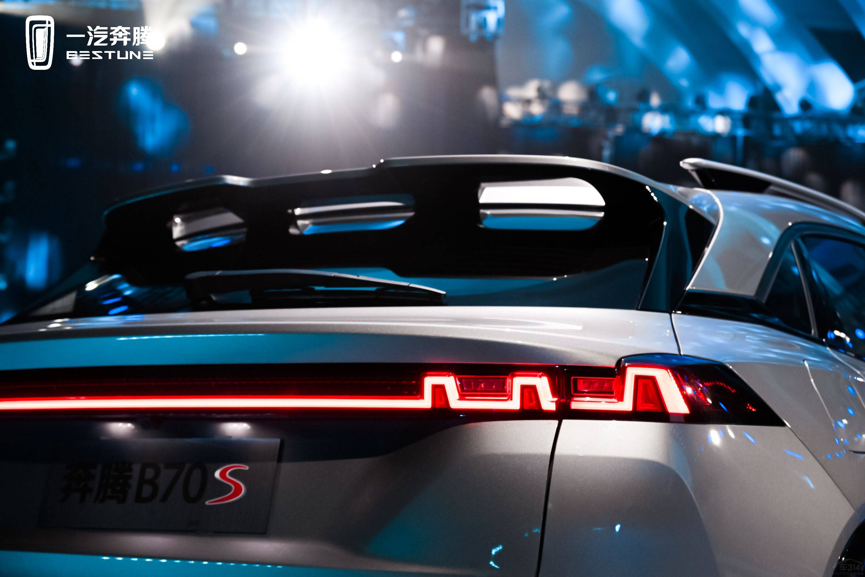 颜值即正义 一汽奔腾全新轿跑SUV B70S惊艳亮相 定位“新国潮”_搜狐汽车_搜狐网