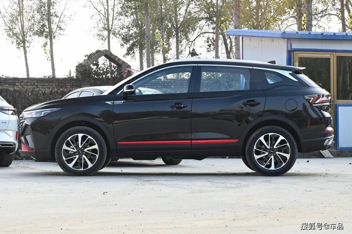 一上市就被捧红了，油耗6.6L，才9.59万起，带你看AX7马赫版_搜狐汽车_搜狐网