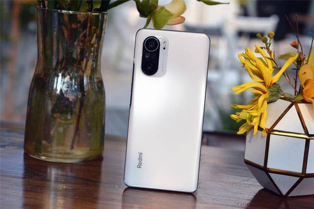 为红米K50让路，k40跌至1699，入手会亏吗？_机型_元机_屏幕