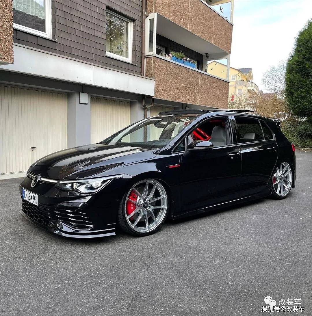 用一身竞技改件来玩姿态的8代高尔夫GTI，这操作你们看得懂吗？_搜狐汽车_搜狐网