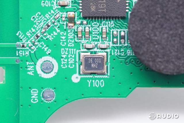 realme Pocket蓝牙音箱拆解报告，采用炬芯ATS2819蓝牙音频SoC_特写_电池_Buds