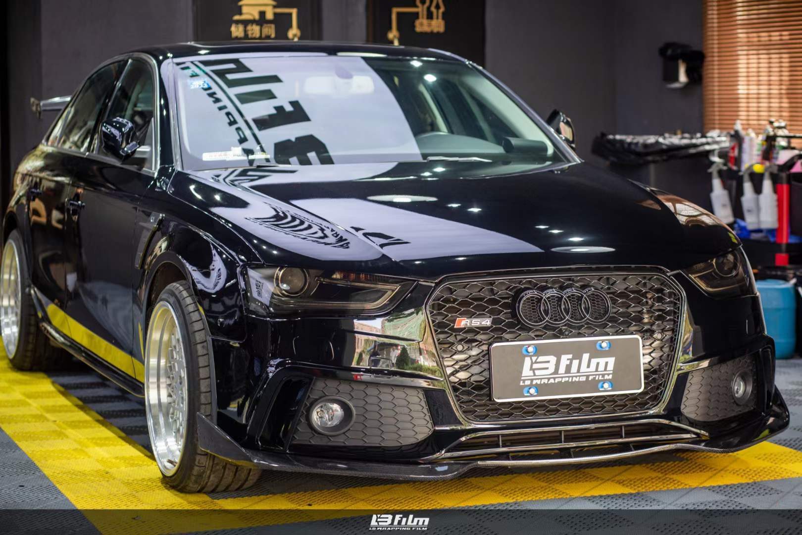 LBFILM改色膜：奥迪RS改色PET修复钢琴黑_搜狐汽车_搜狐网