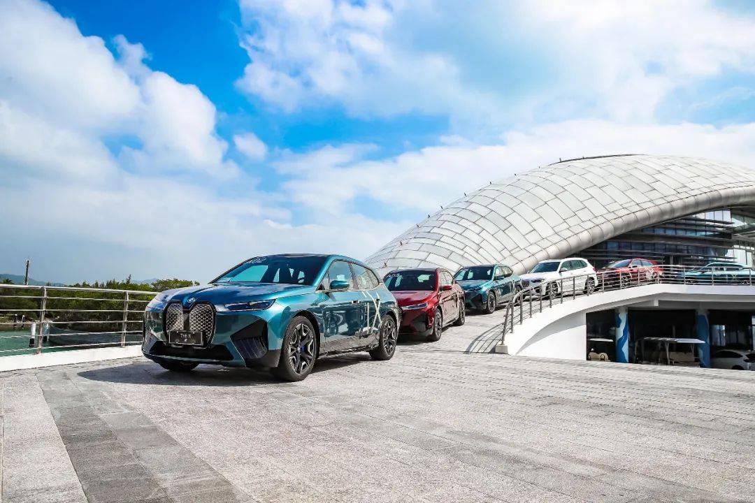 试驾BMW iX丨很宝马，很电动_搜狐汽车_搜狐网