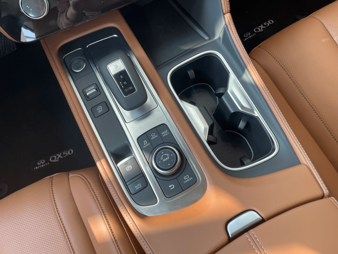 探店全新QX60：比雷克萨斯RX、GV80更好，凭什么只说我贵？_搜狐汽车_搜狐网